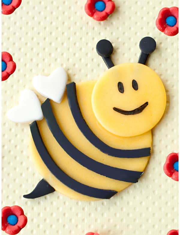 How to Make a Fondant Bumblebee