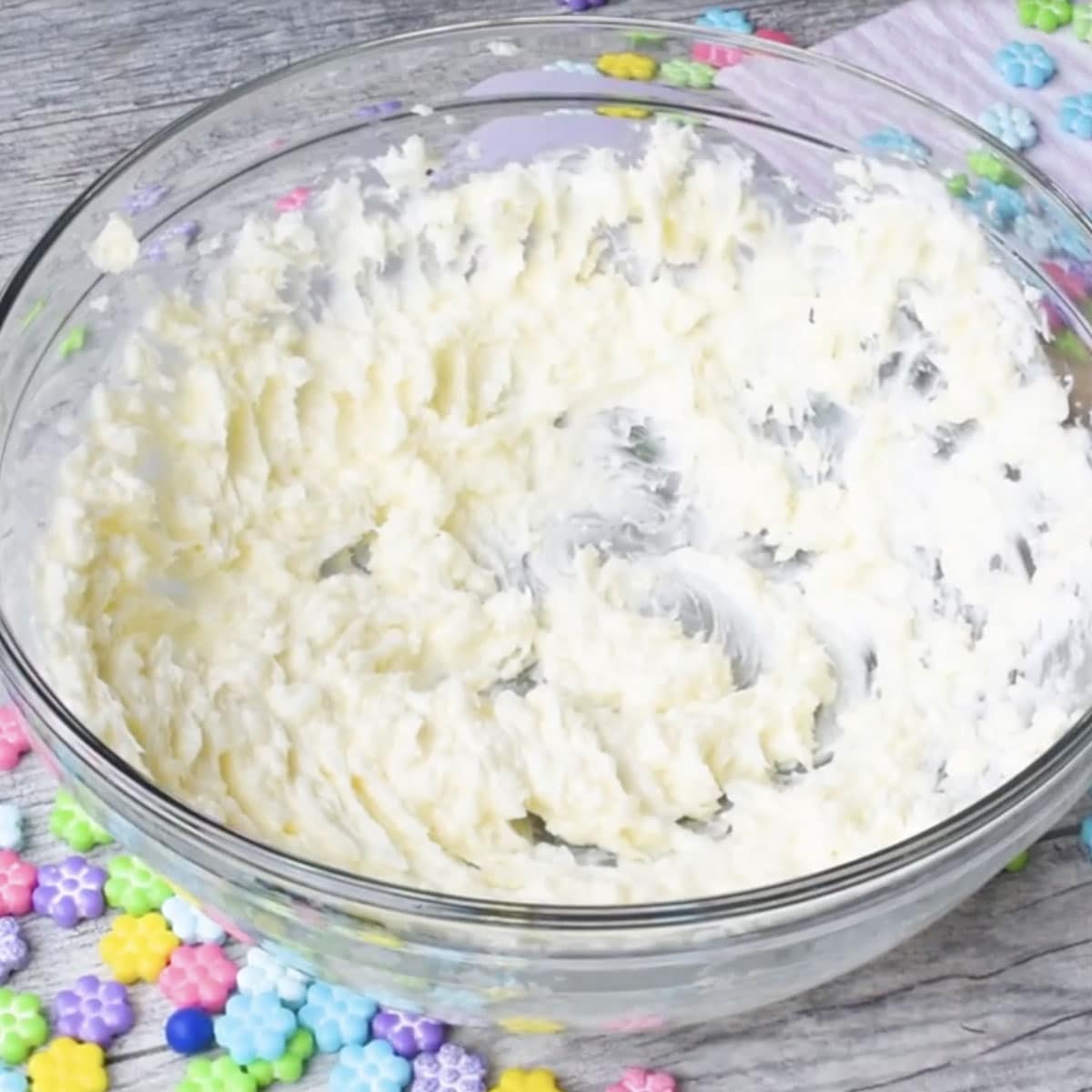 Easy Mango Frosting {Buttercream} - CakeWhiz