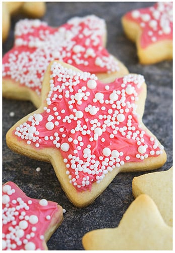 Champagne Cookies {With Champagne Frosting} - CakeWhiz