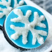 Easy Snowflake Cookies {Snowflake Oreos} - CakeWhiz