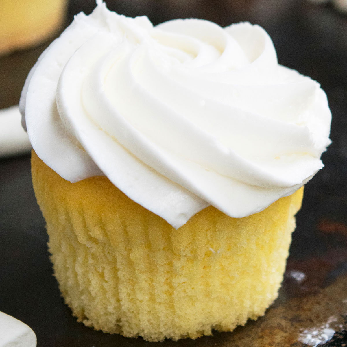 Best Easy Vanilla Cupcakes {Soft & Moist} - CakeWhiz