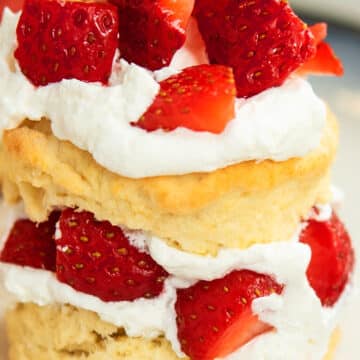 Easy Strawberry Shortcake {With Bisquick Mix} - CakeWhiz