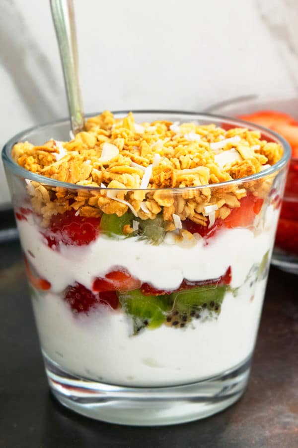 Easy Yogurt Parfait - CakeWhiz