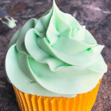 Easy Mint Frosting - CakeWhiz