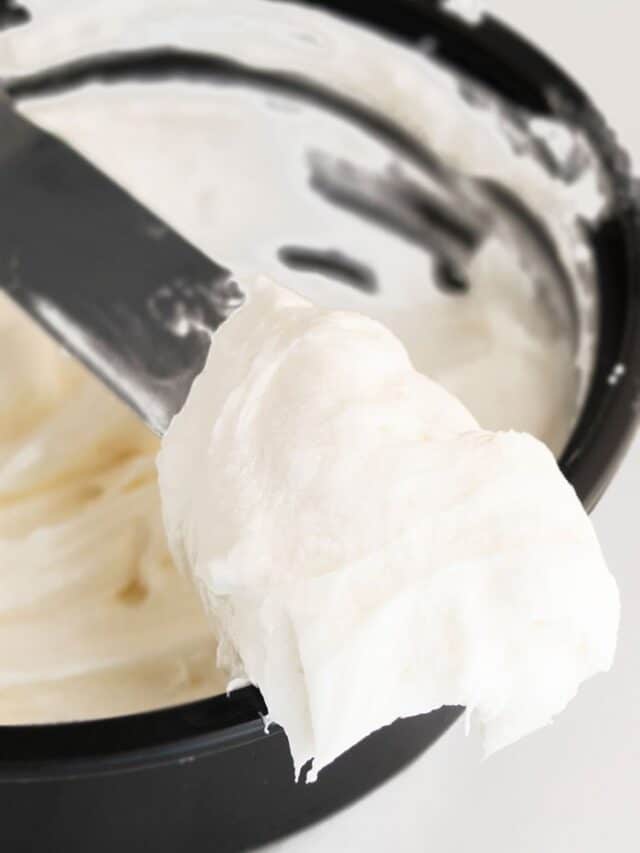 Cooked Flour Buttercream {Ermine Frosting} - CakeWhiz