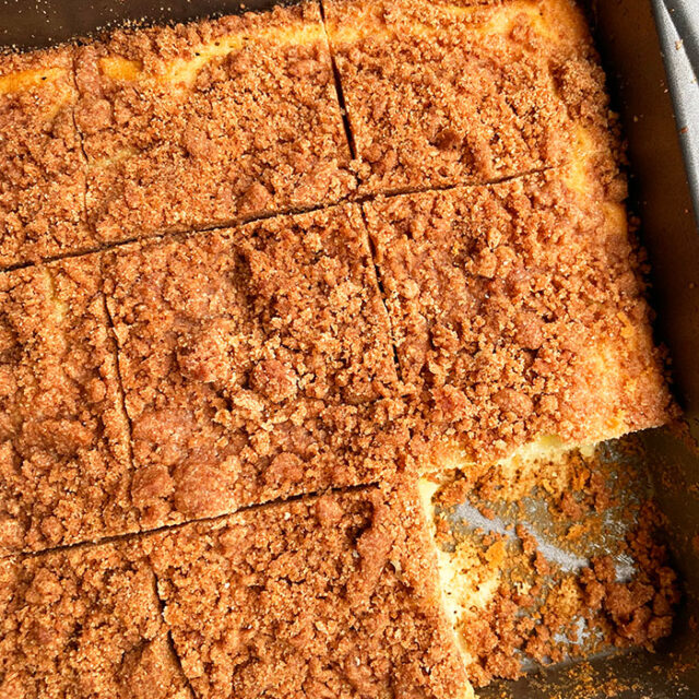 Easy Crumb Cake {With Cake Mix} - CakeWhiz