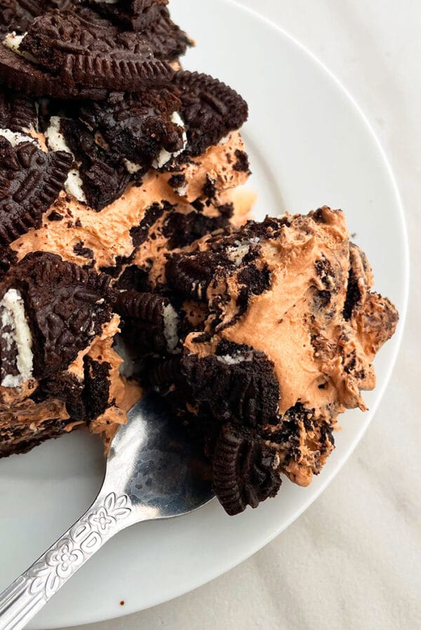 Refrigerator Cake {Chocolate Oreo Icebox Cake} - CakeWhiz