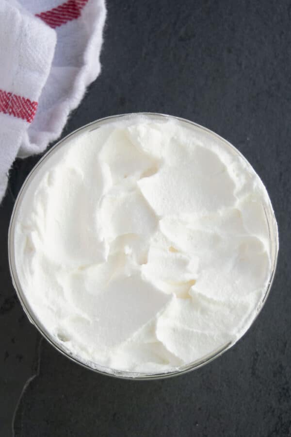 How to Make Chantilly Cream {Creme Chantilly} - CakeWhiz