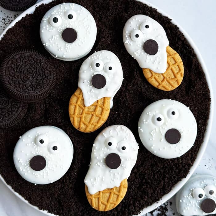 Easy Ghost Cookies {Oreos and Nutter Butter} - CakeWhiz