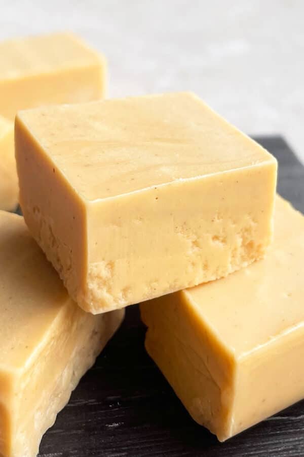 Maple Fudge {With Maple Syrup} - CakeWhiz
