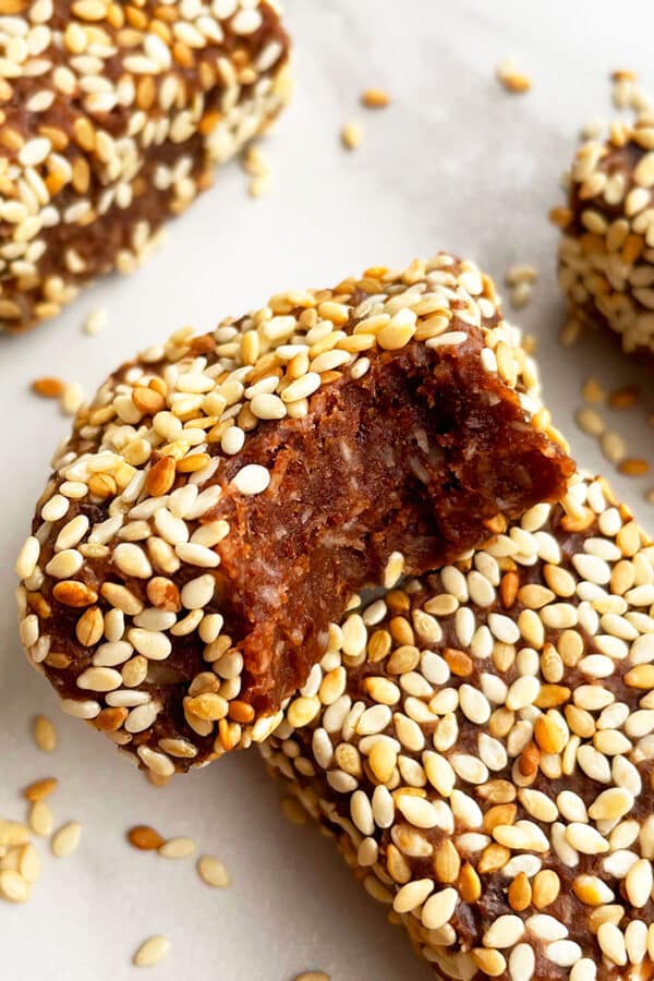 Date Bars or Squares {No Bake} - CakeWhiz