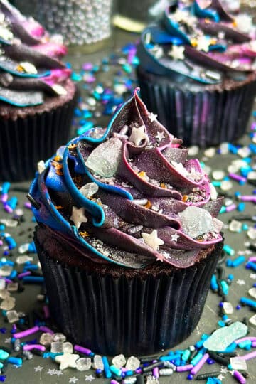 Galaxy Cupcakes {With Buttercream Icing} - CakeWhiz