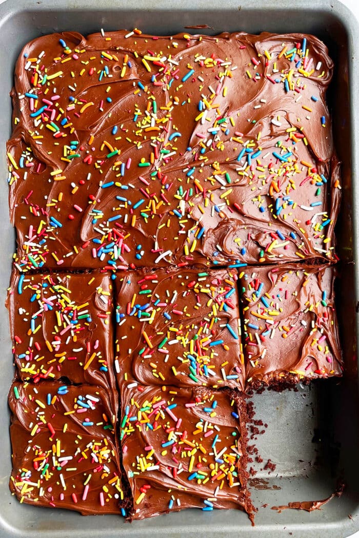 Chocolate Sheet Cake {With Cake Mix} - CakeWhiz