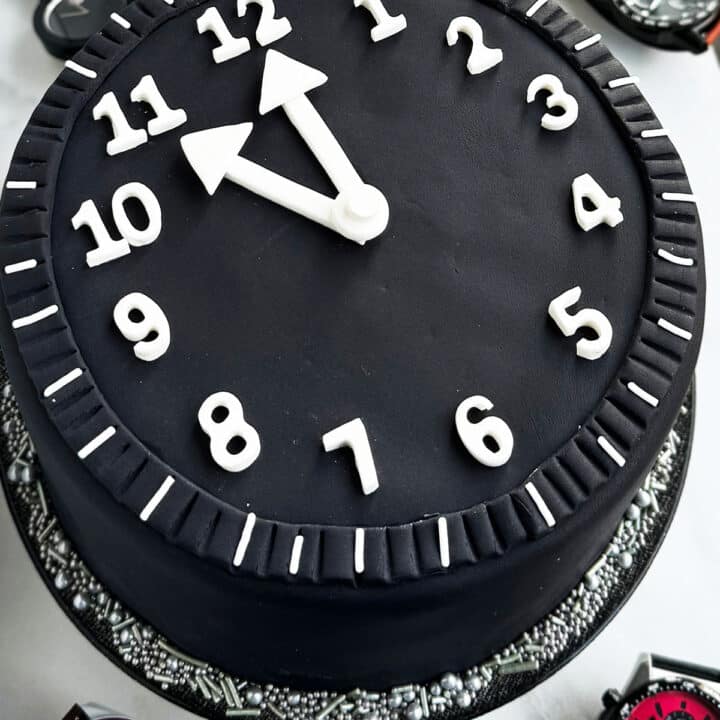 Easy New Year Cake {Clock Cake} - CakeWhiz