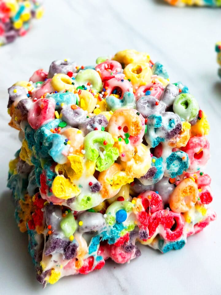 Rainbow Cereal Balls {No Bake} - CakeWhiz