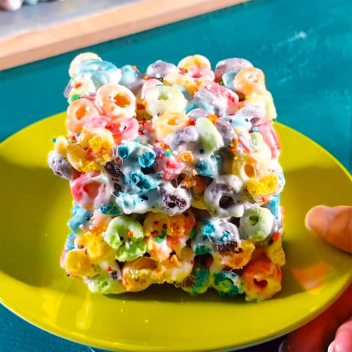 Rainbow Cereal Bars {3 Ingredients} - CakeWhiz