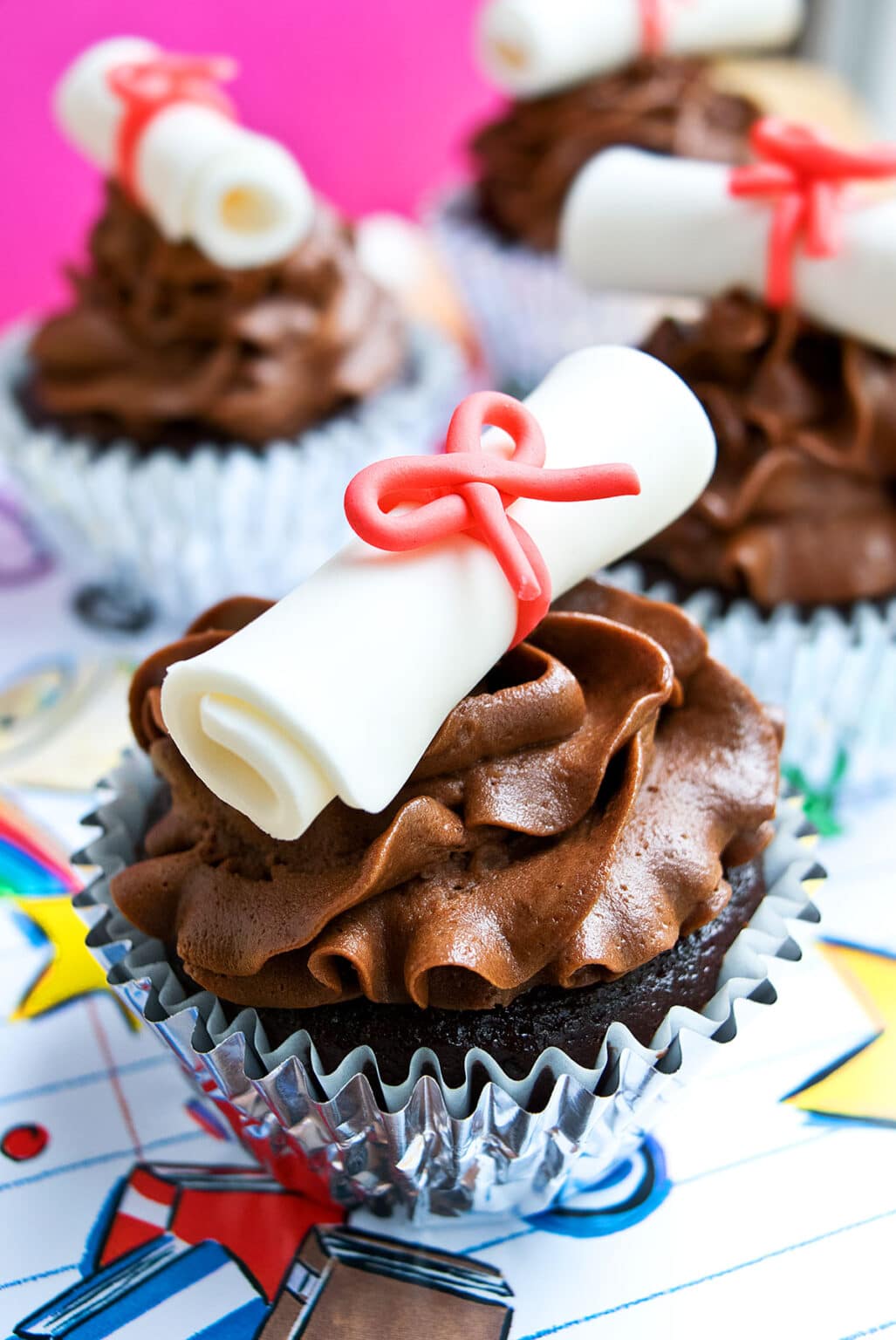 Easy Graduation Cupcakes {Diploma Topper} - CakeWhiz