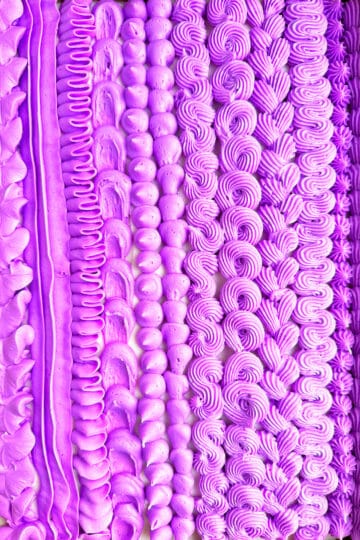 How to Pipe Cake Borders {Buttercream} - CakeWhiz