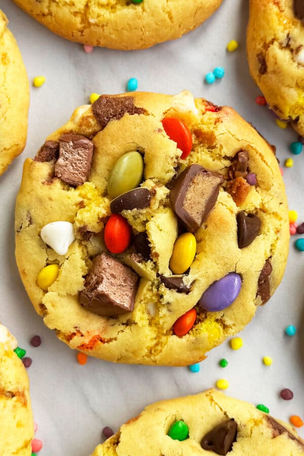 Leftover Candy Cookies {Halloween} - CakeWhiz