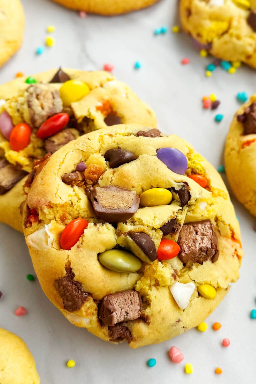 Leftover Candy Cookies {Halloween} - CakeWhiz