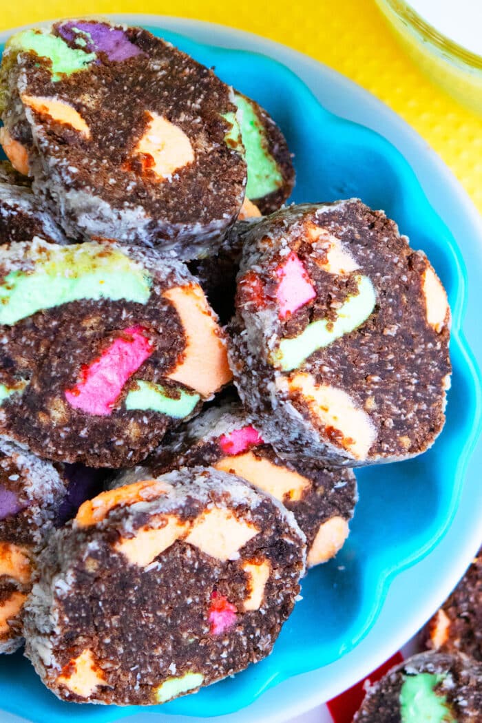 Church Window Cookies {No Bake} - CakeWhiz