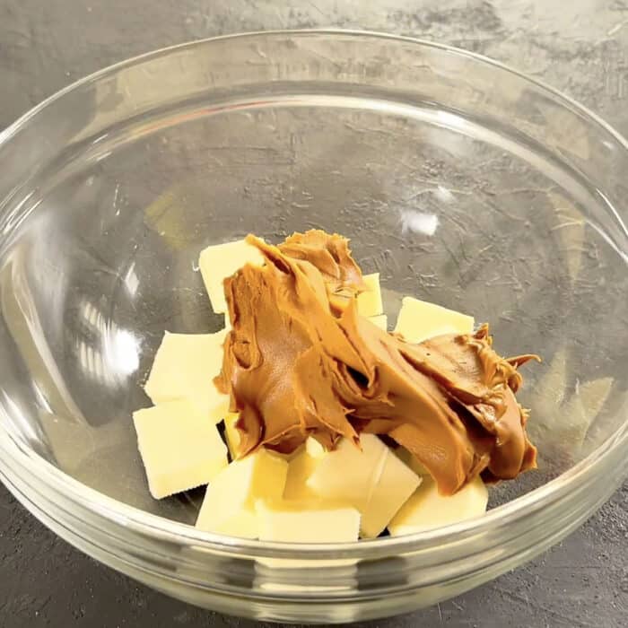 Biscoff Frosting {Cookie Butter Buttercream} - CakeWhiz